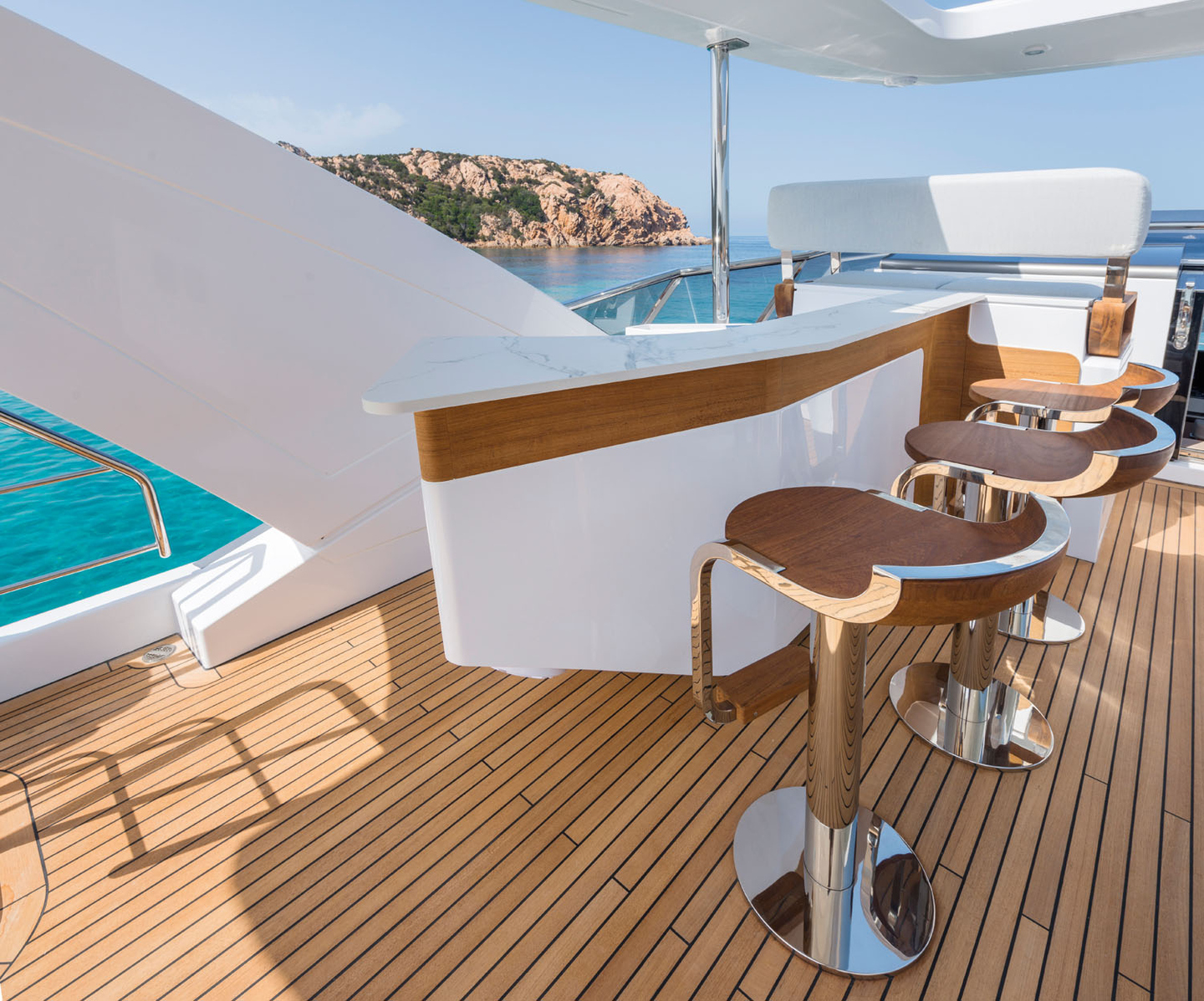 Yacht MAREA La NAUTICA, Azimut | CHARTERWORLD Luxury Superyacht Charters